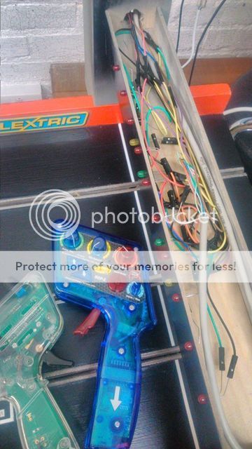Configuring Scalextric C209 Start Light Gantry To Run On Arduino | Page ...