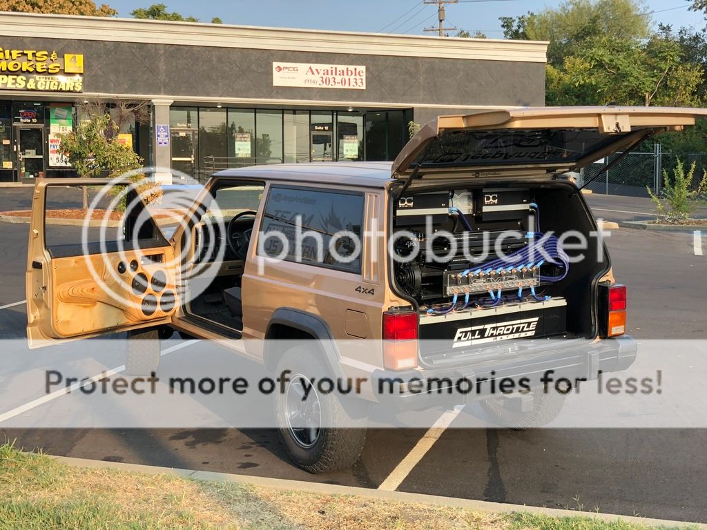 Jeep Cherokee 15,000w 6th order 6 12's. (JeepAndBass) - Member Rides ...